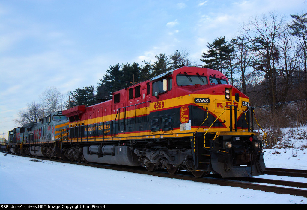 KCSM 4568 NS Train 212